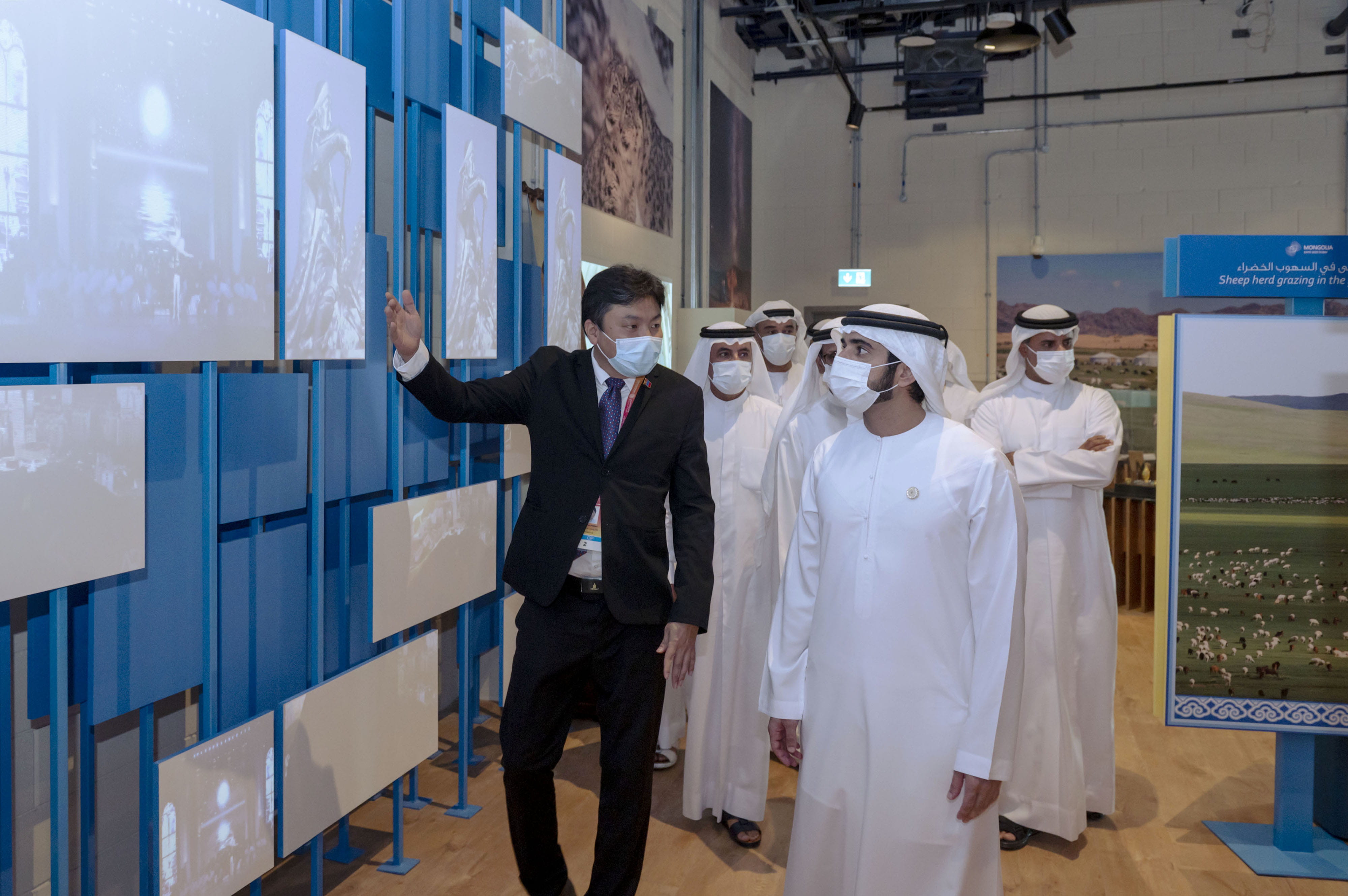 Hamdan bin Mohammed tours the pavilions of Singapore, Mongolia ...
