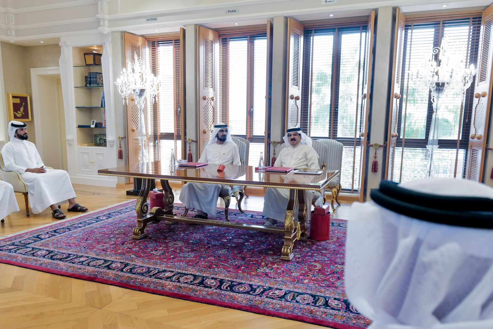 Mohammed bin Rashid meets King of Bahrain