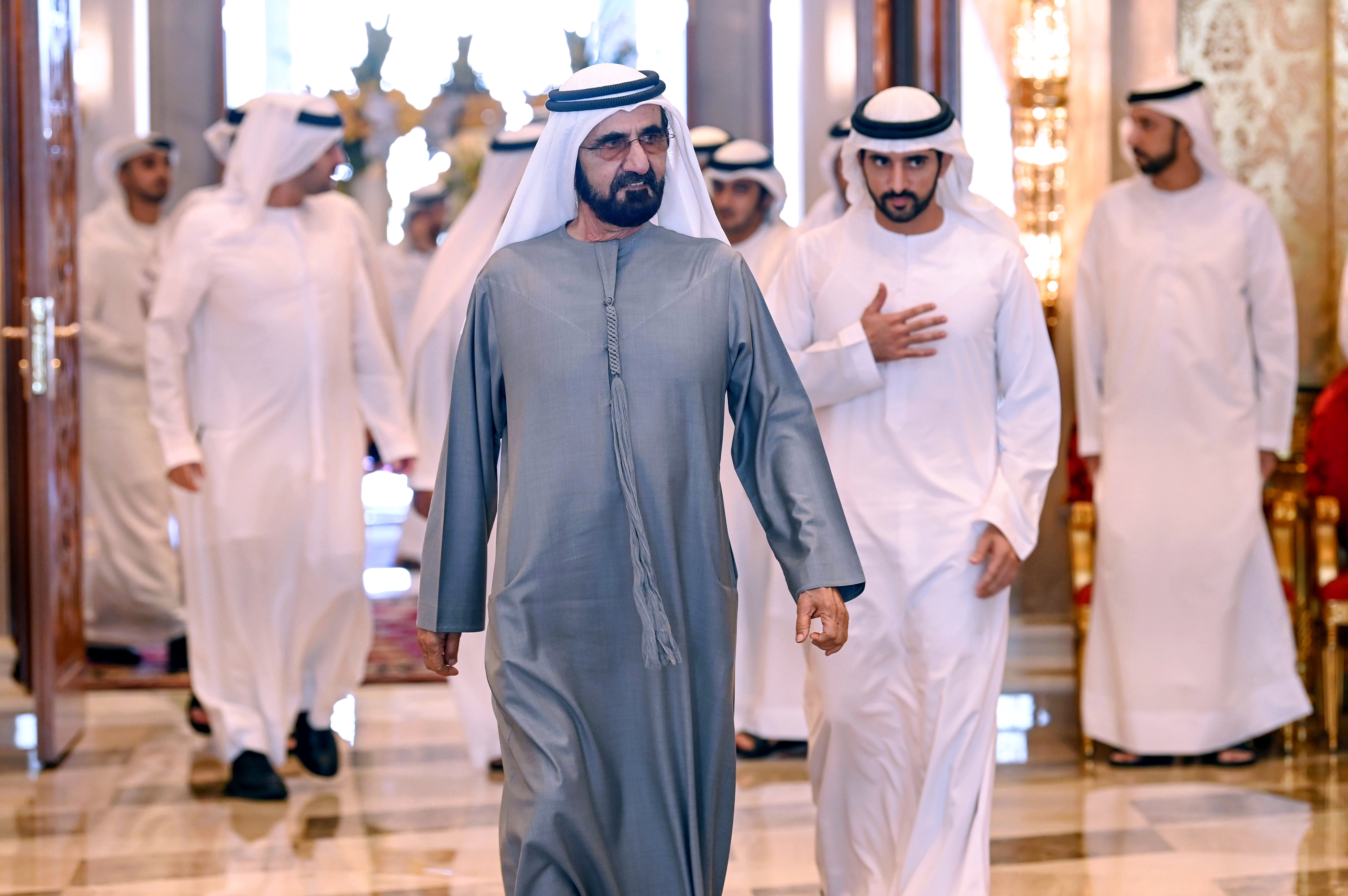 Mohammed bin Rashid meets with dignitaries