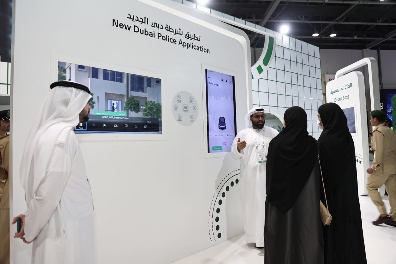 Dubai Police launches New Version of its Smart App in Seven Languages