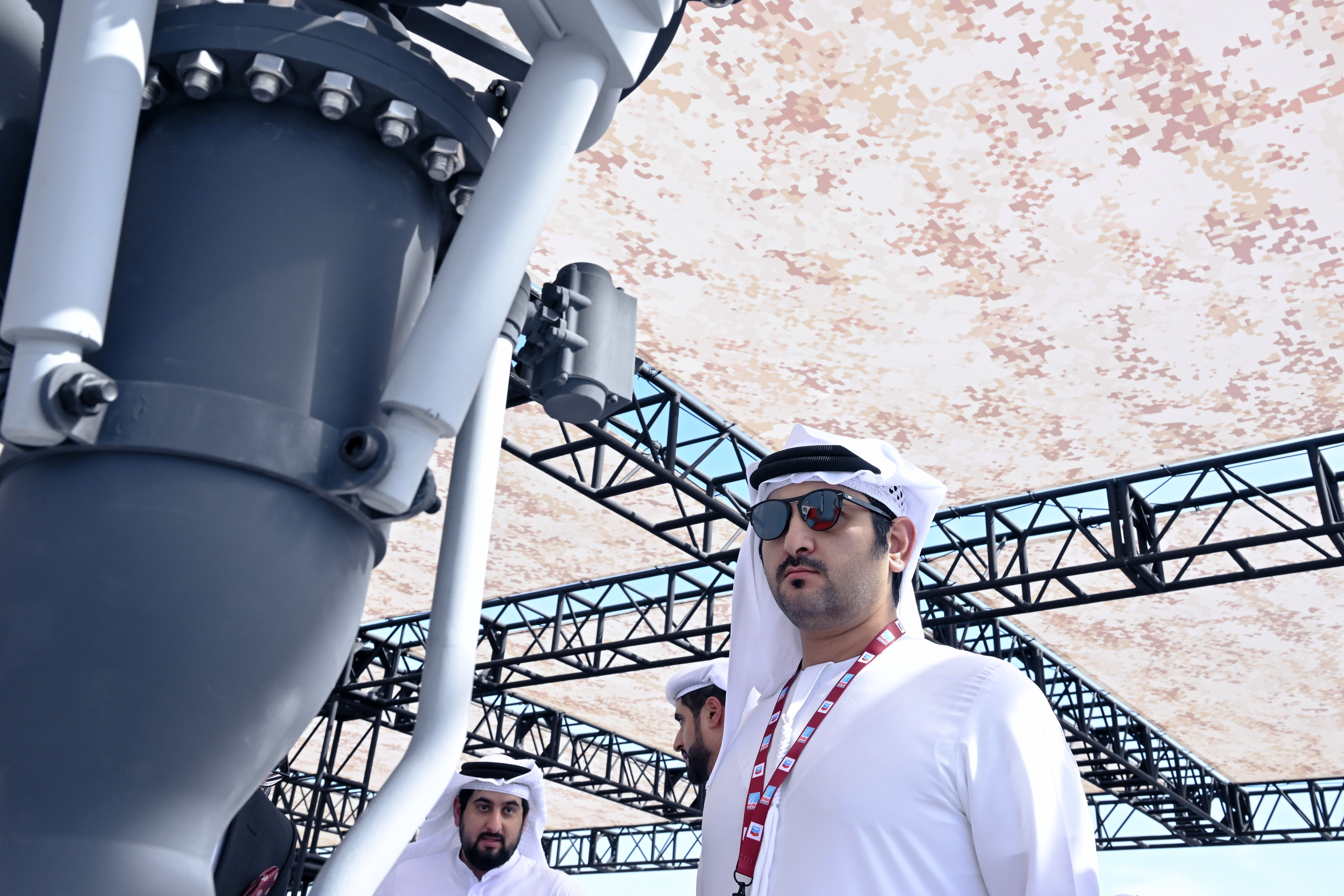 Maktoum bin Mohammed tours Dubai Airshow 2023