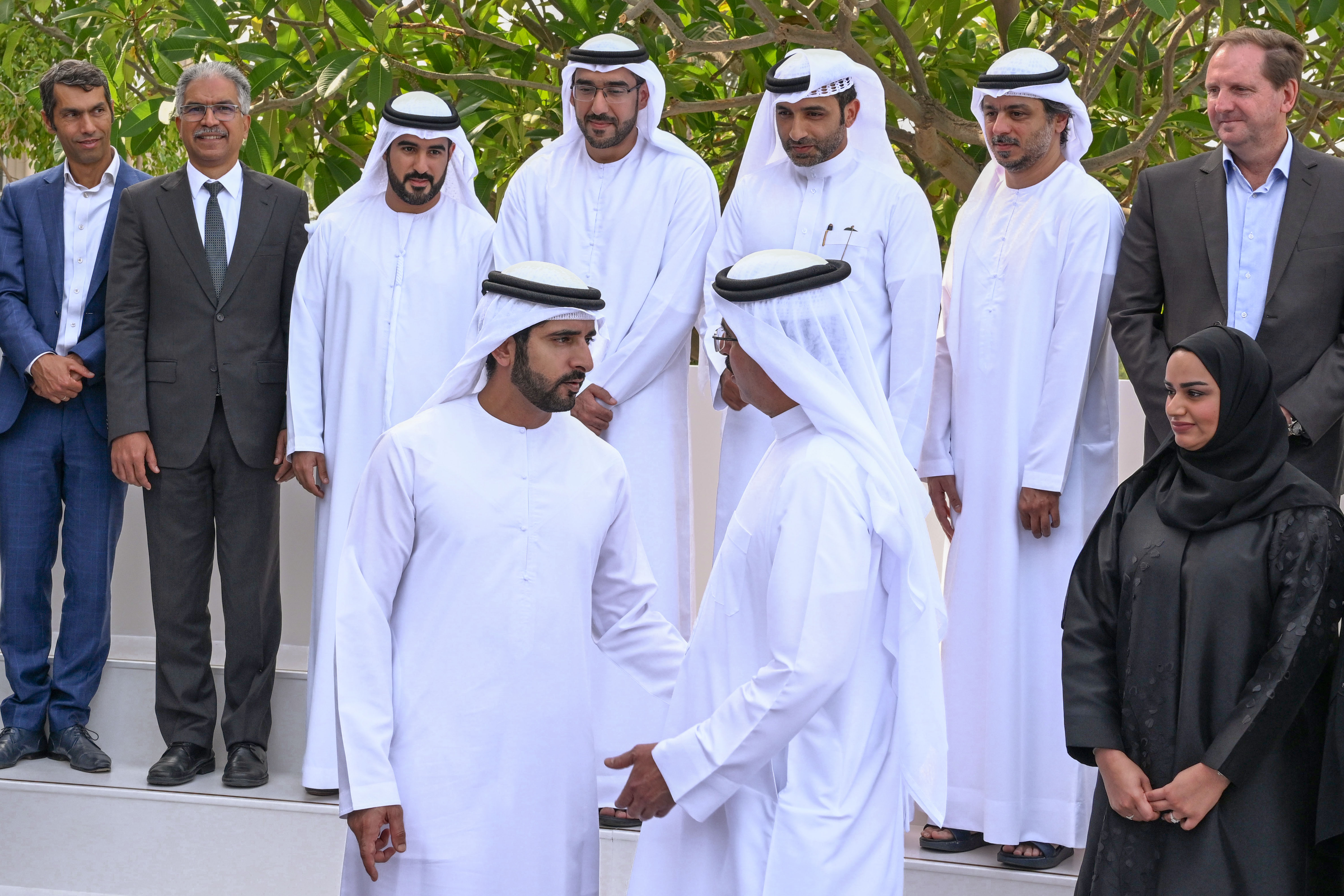 Mohammed bin Rashid receives Emirati experts, researchers and ...