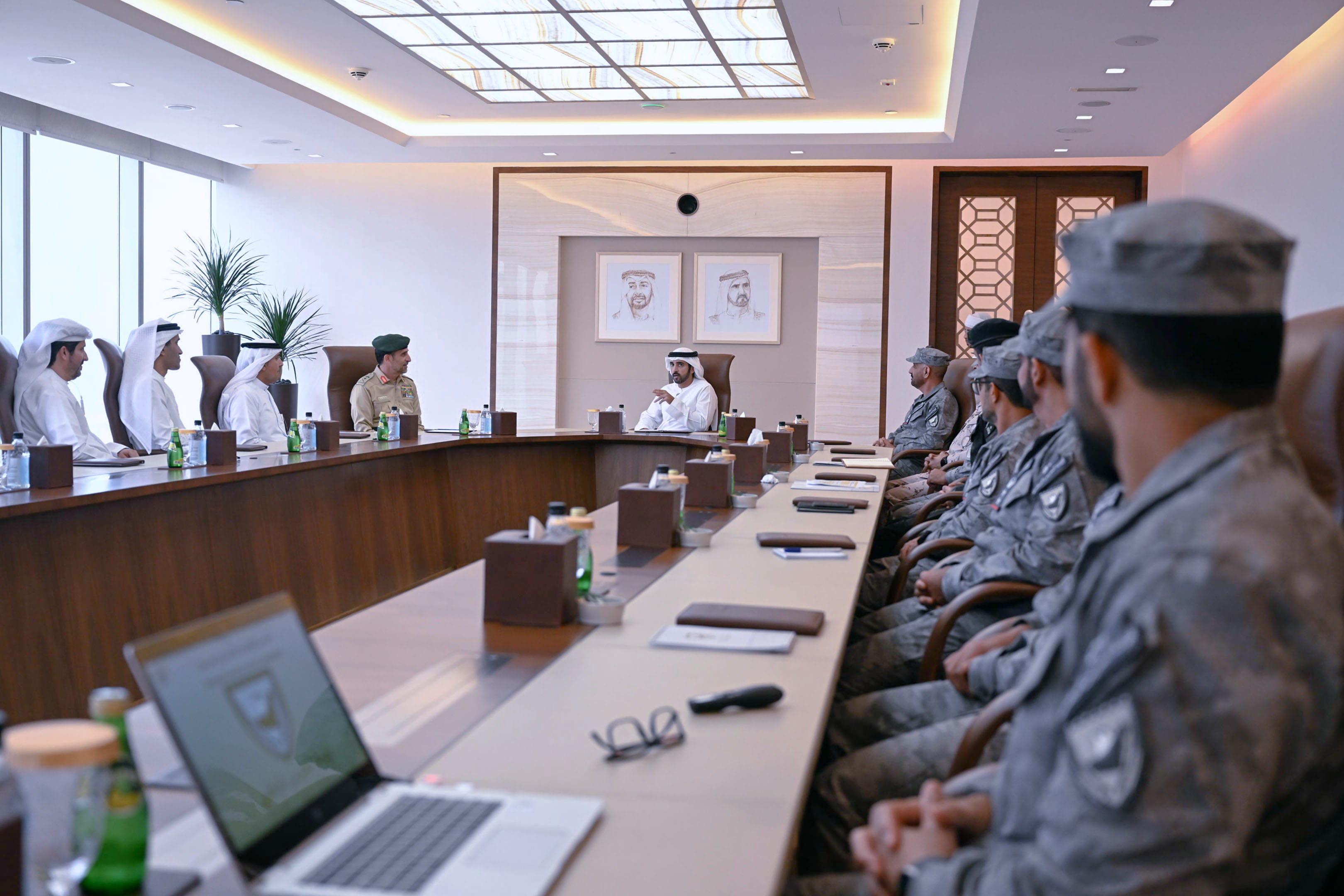 Hamdan bin Mohammed receives Commander of the National Guard