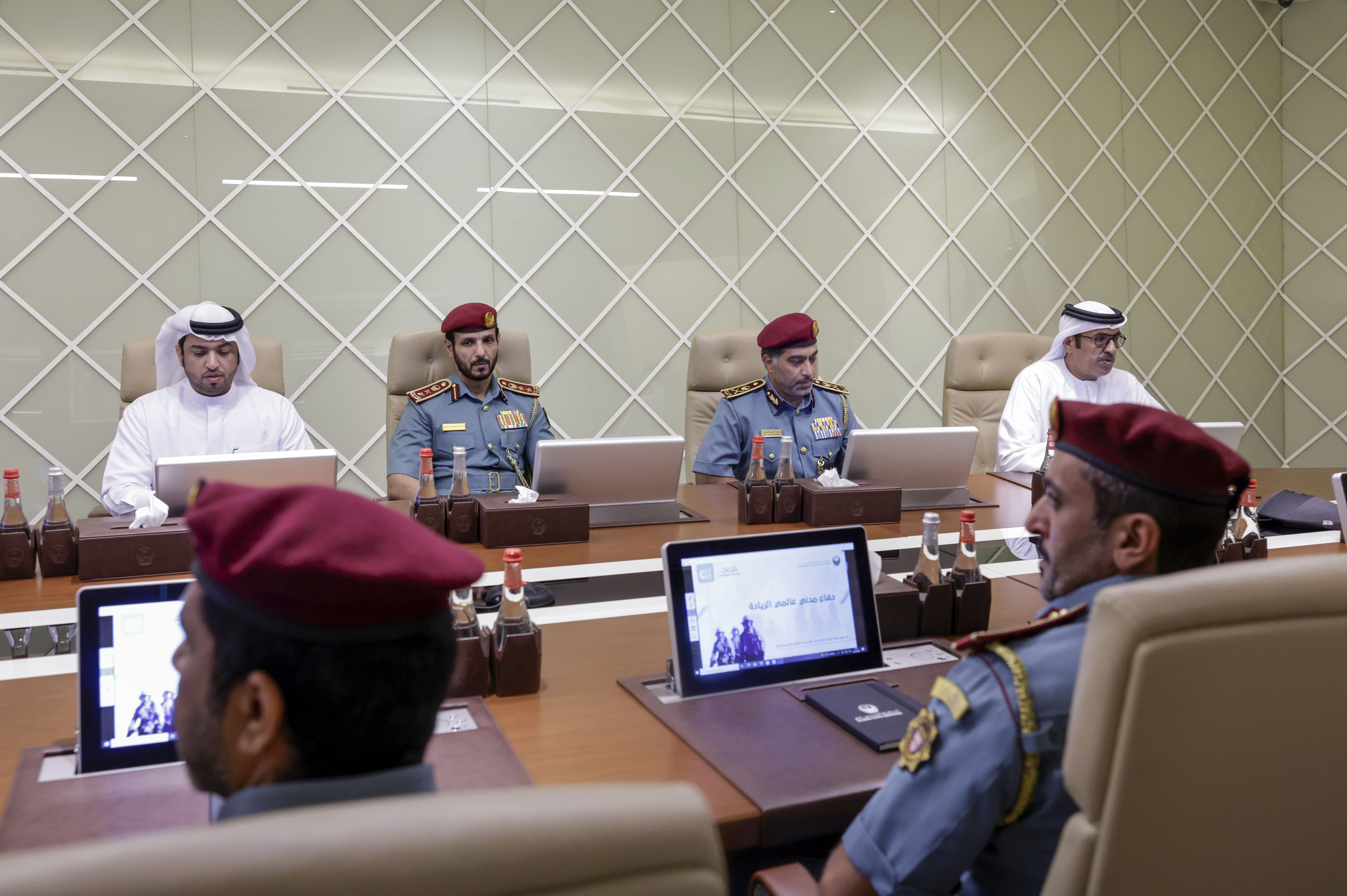 Hamdan bin Mohammed reviews strategic plans of Dubai Civil Defense