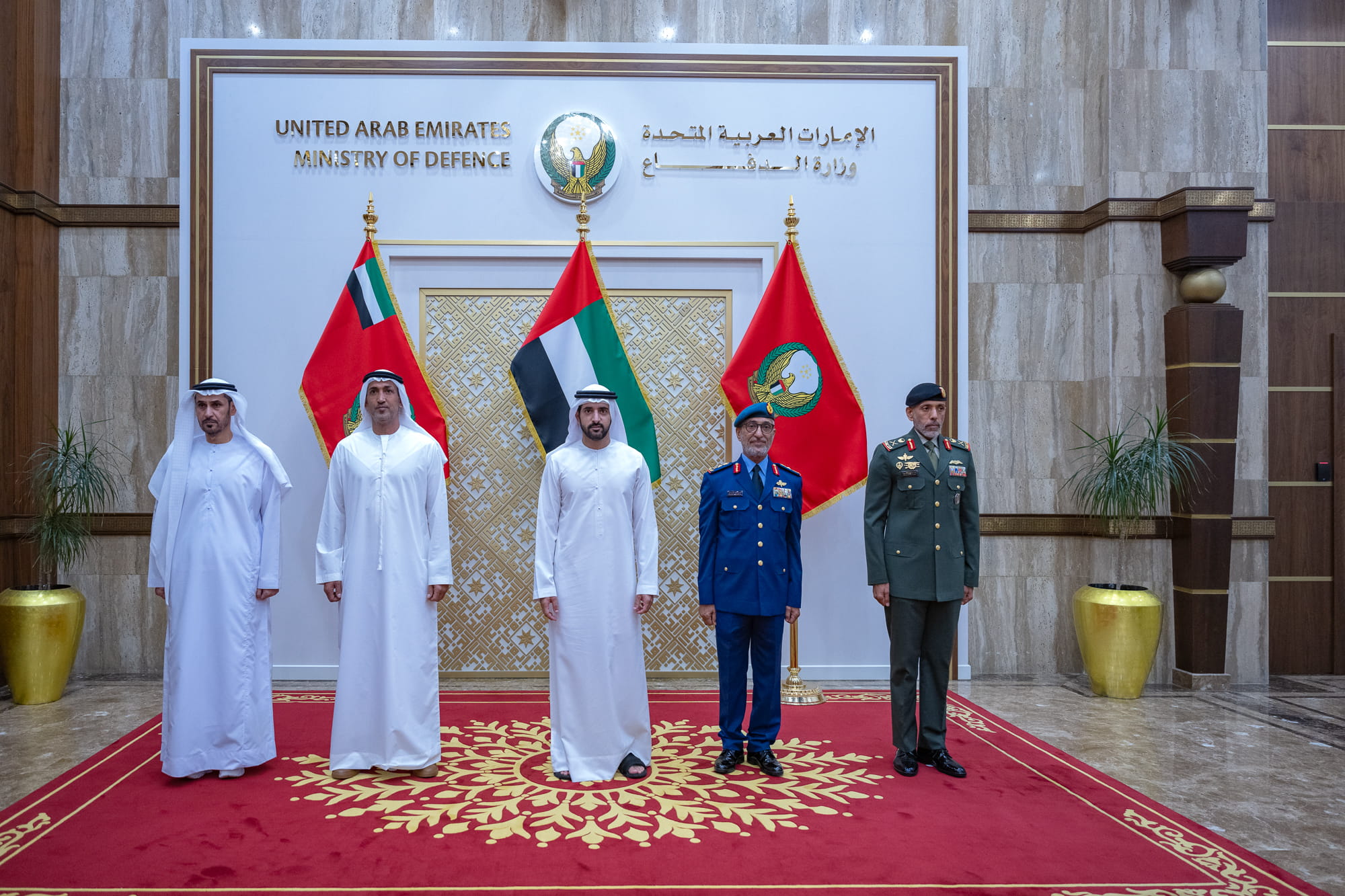Hamdan bin Mohammed visits the UAE Ministry of Defence and reviews its ...