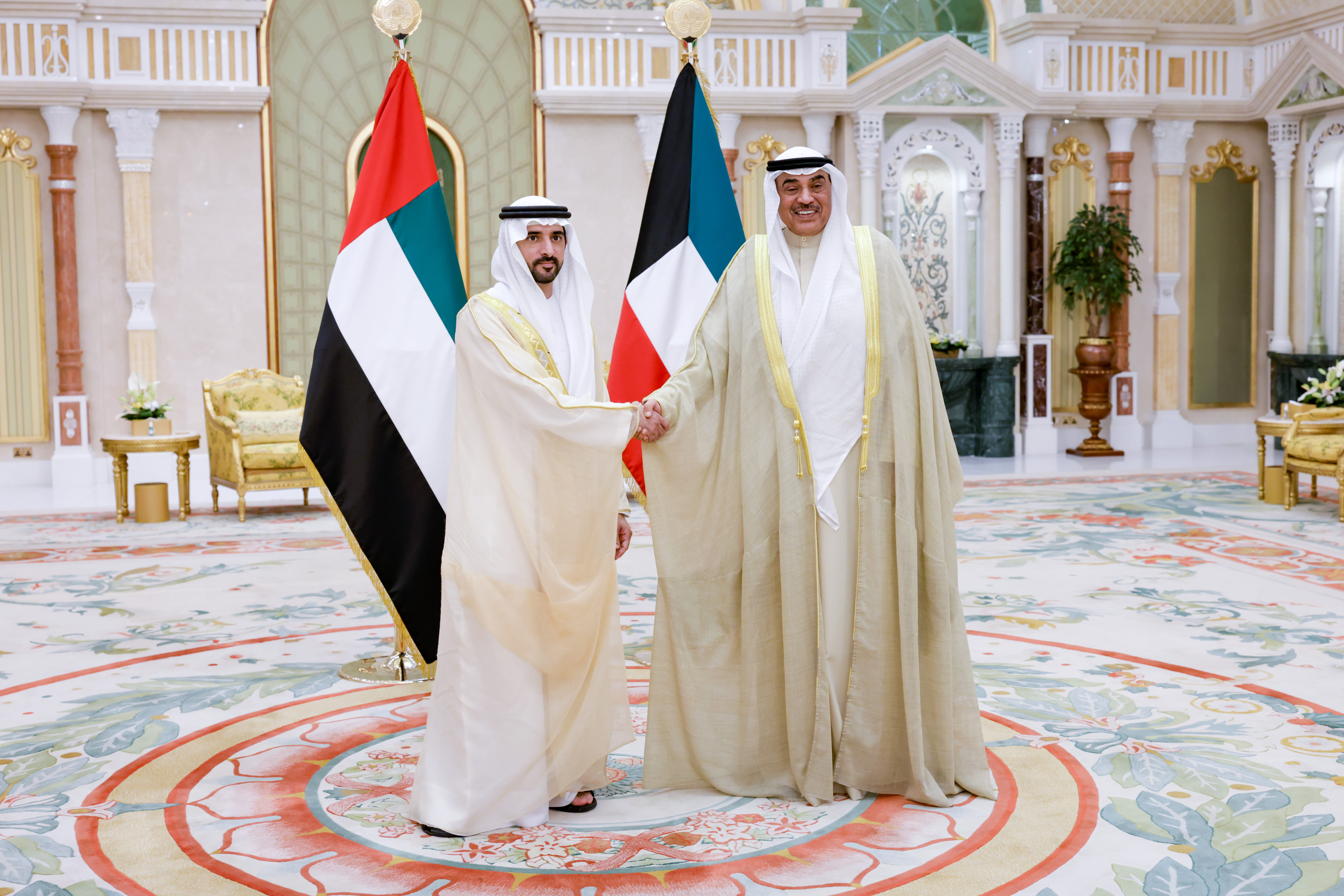 Hamdan bin Mohamed meets with the Crown Prince of Kuwait
