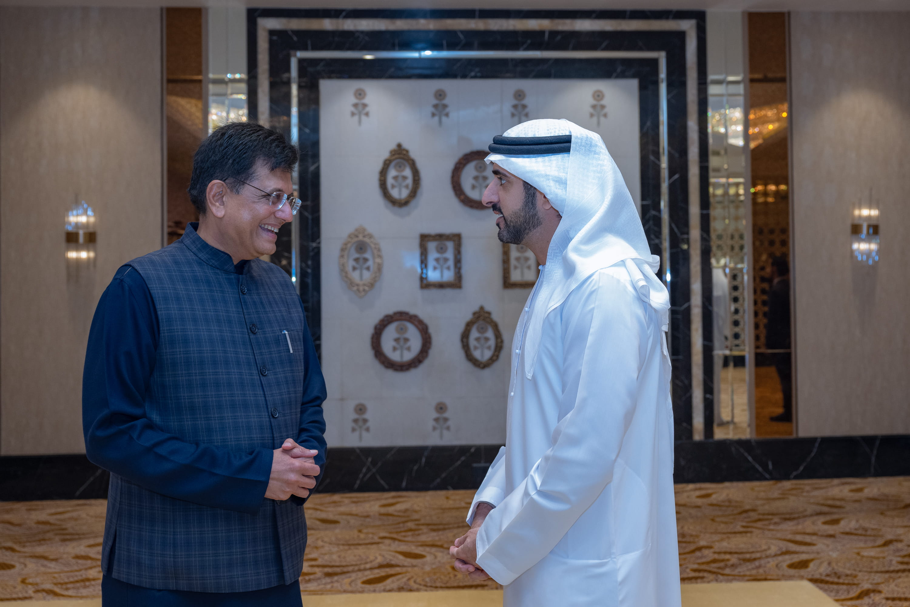 Hamdan bin Mohammed meets with India’s Minister of Commerce and Industry