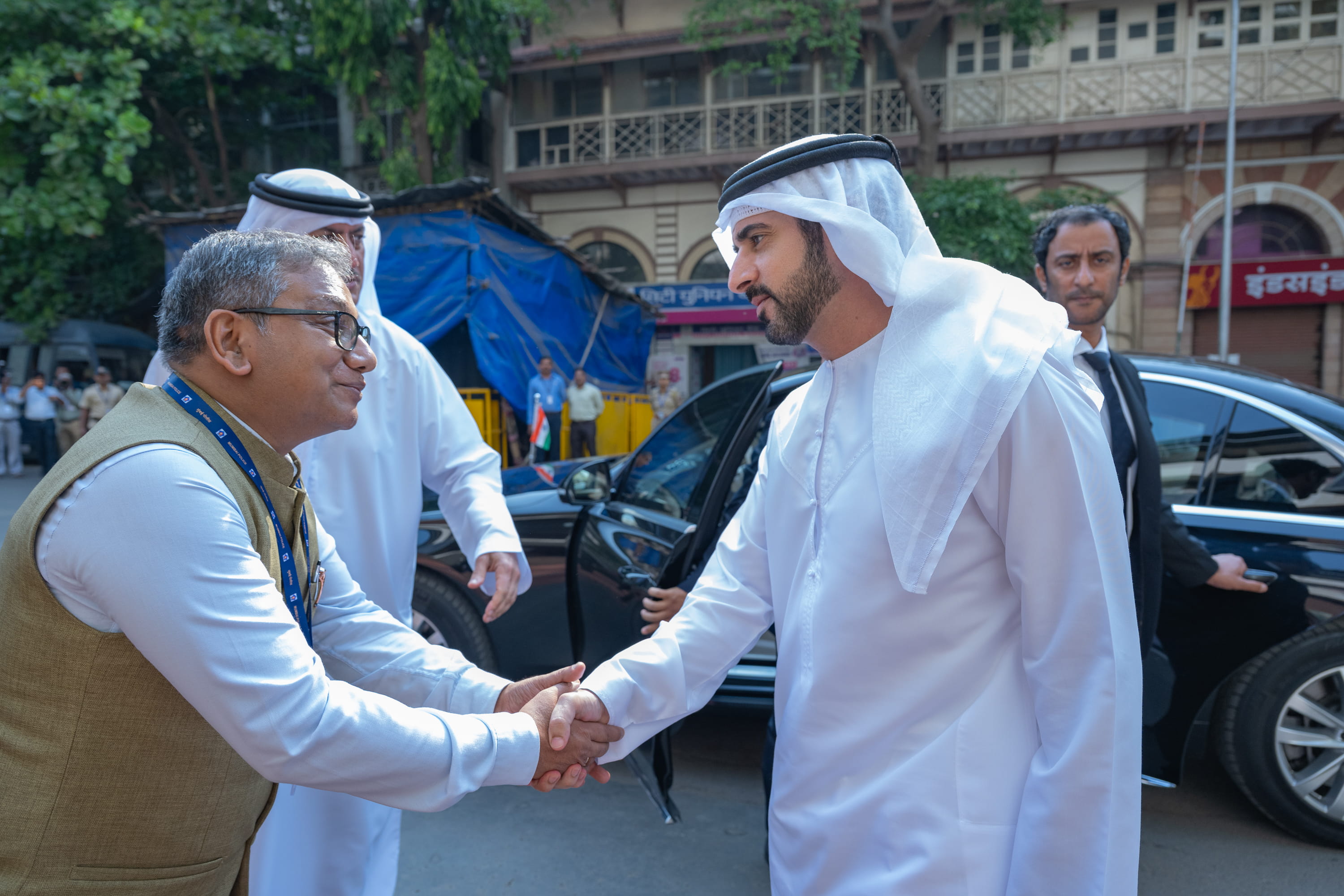 Hamdan bin Mohammed visits Bombay Stock Exchange and rings opening bell