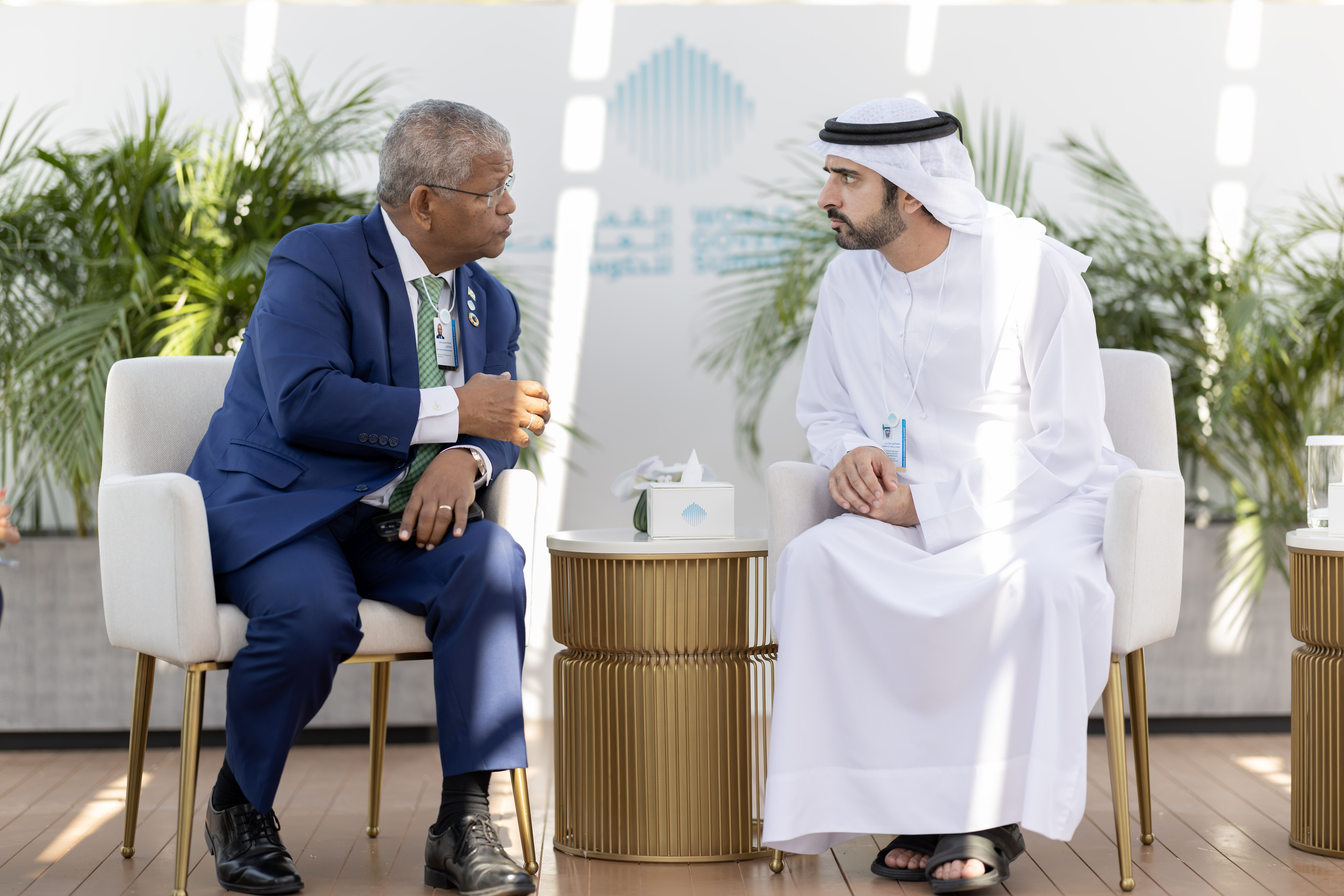 Hamdan bin Mohammed meets with President of Seychelles