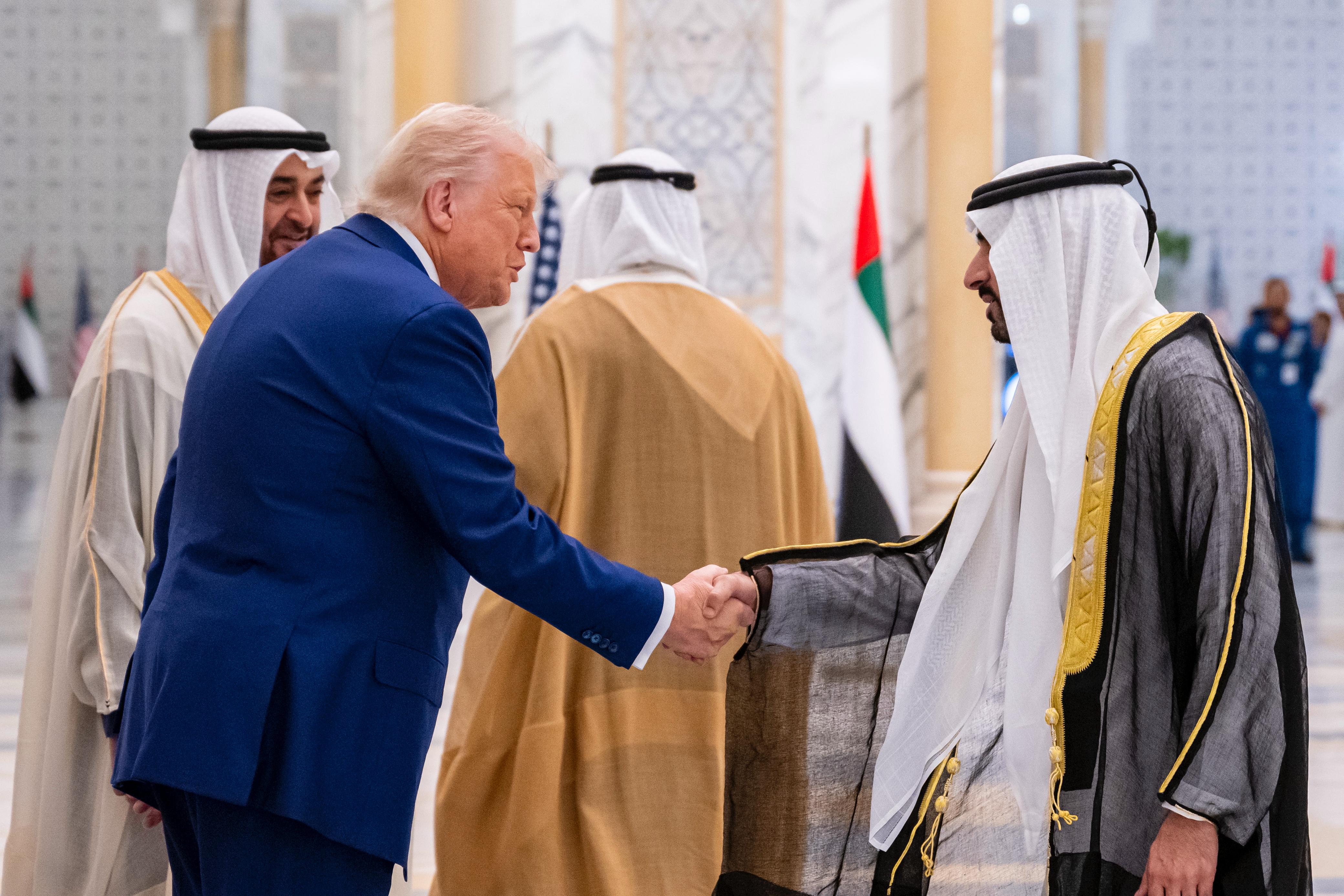 UAE President receives US President Trump in official ceremony at Qasr ...
